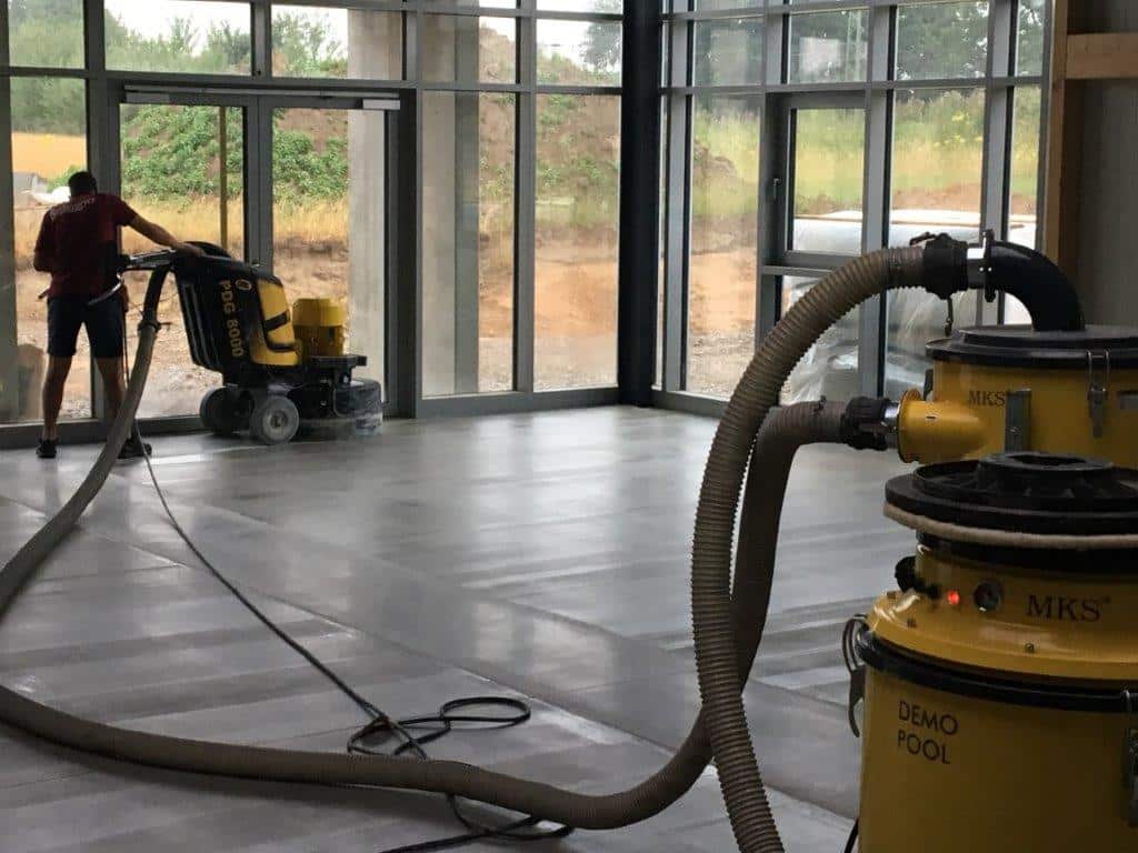 Beton schleifen – so arbeiten wir Ihre Böden auf